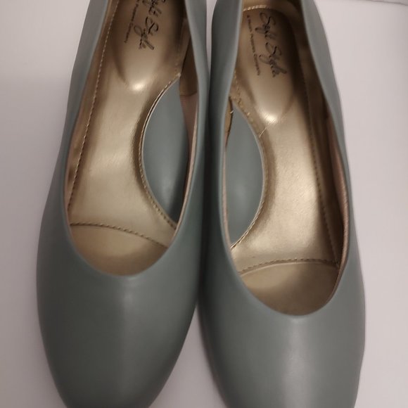 Shoes | Womens Angel Ii Pumps Soft Style Size 9 Ww Light Green Color ...